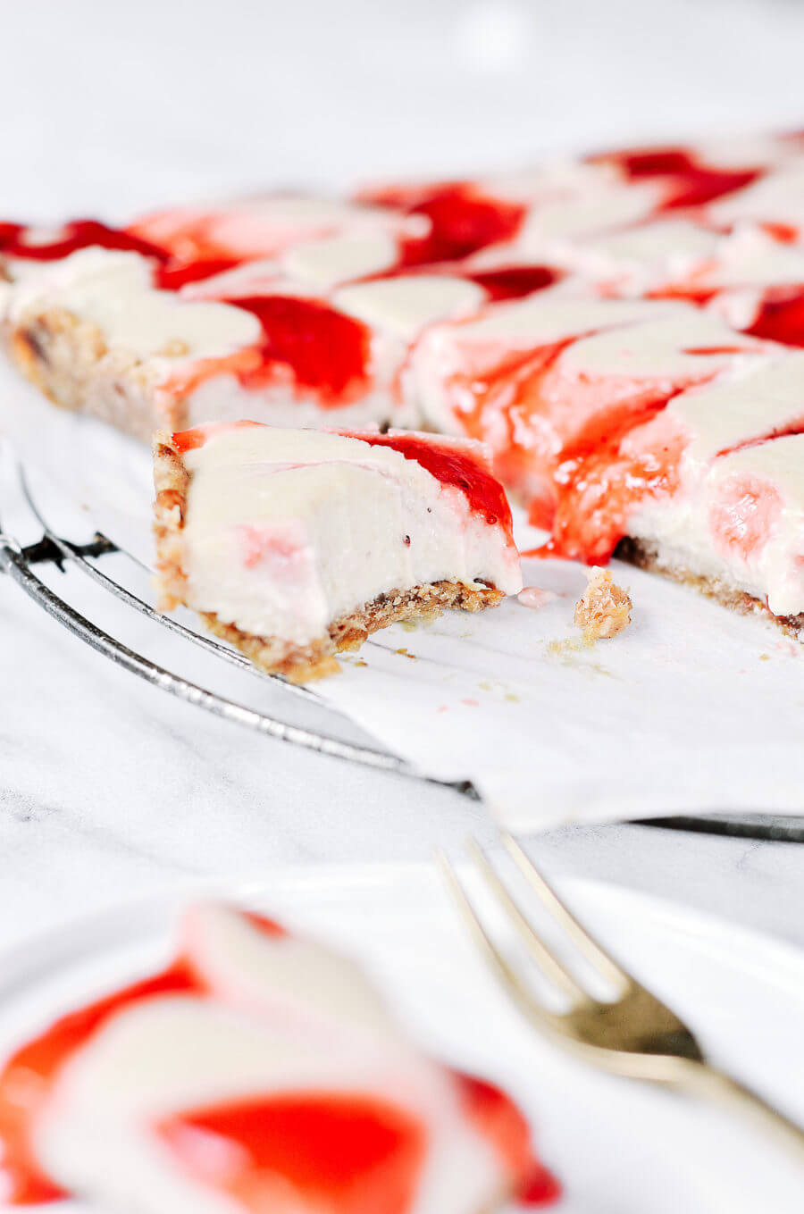 Easy Vegan Strawberry Cheesecake - Paleo Gluten Free